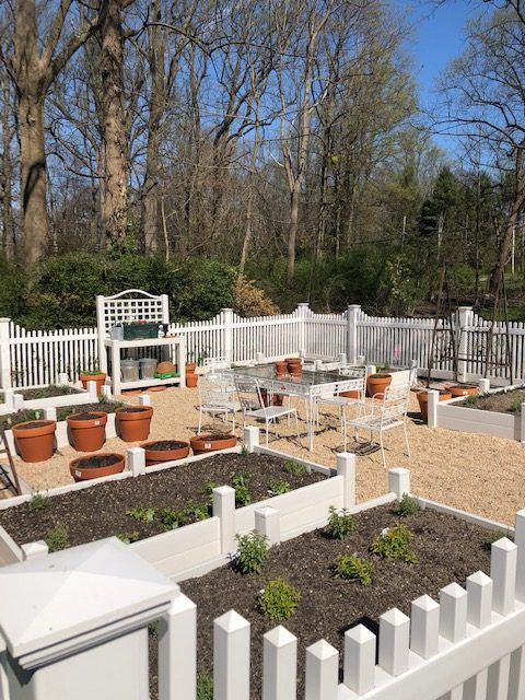 Garden Hopping – Raspberry Ridge Farm
